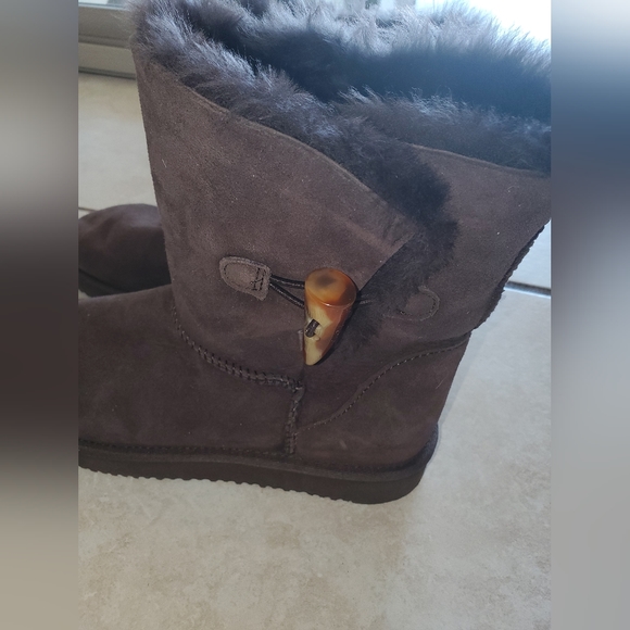 Cozie Steps | Shoes | Toggle Short Boots Size 8 | Poshmark